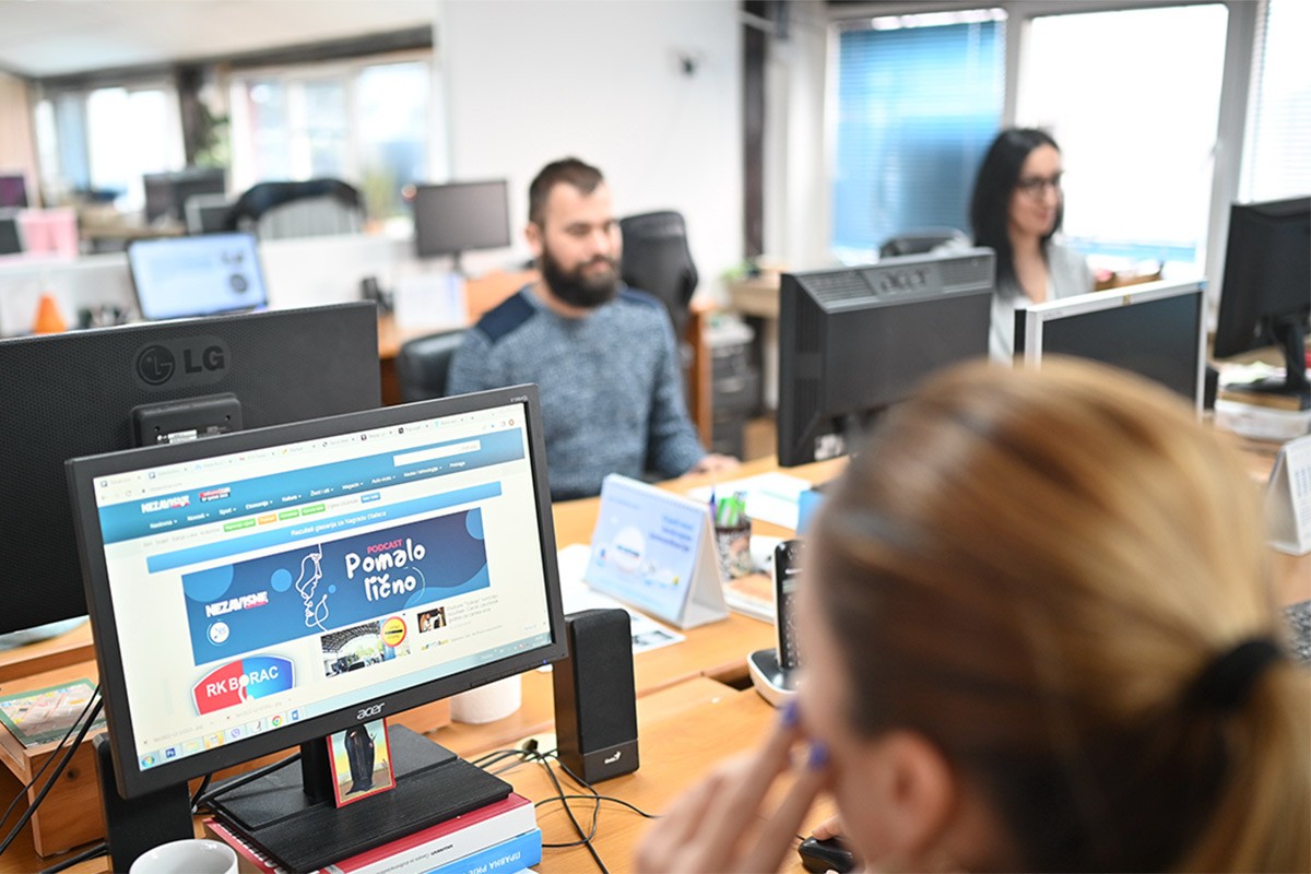 Konkurs: "Nezavisne novine" traže novinare/novinarke za rad na portalu