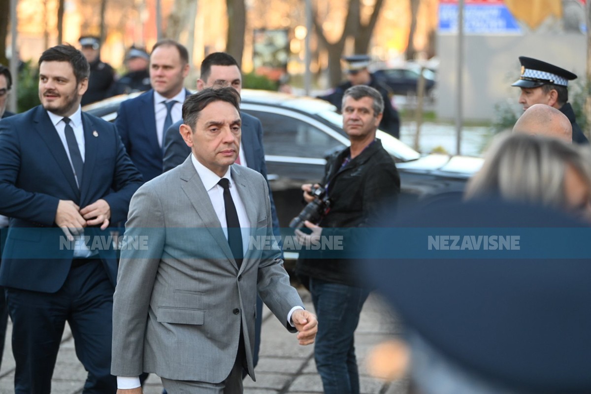 Vulin: O'Brajan traži od Srbije da postane neprijatelj Rusiji