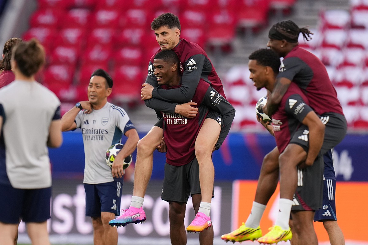 Sudar dvije fudbalske filozofije: PSŽ i Arsenal bore se za pehar LŠ